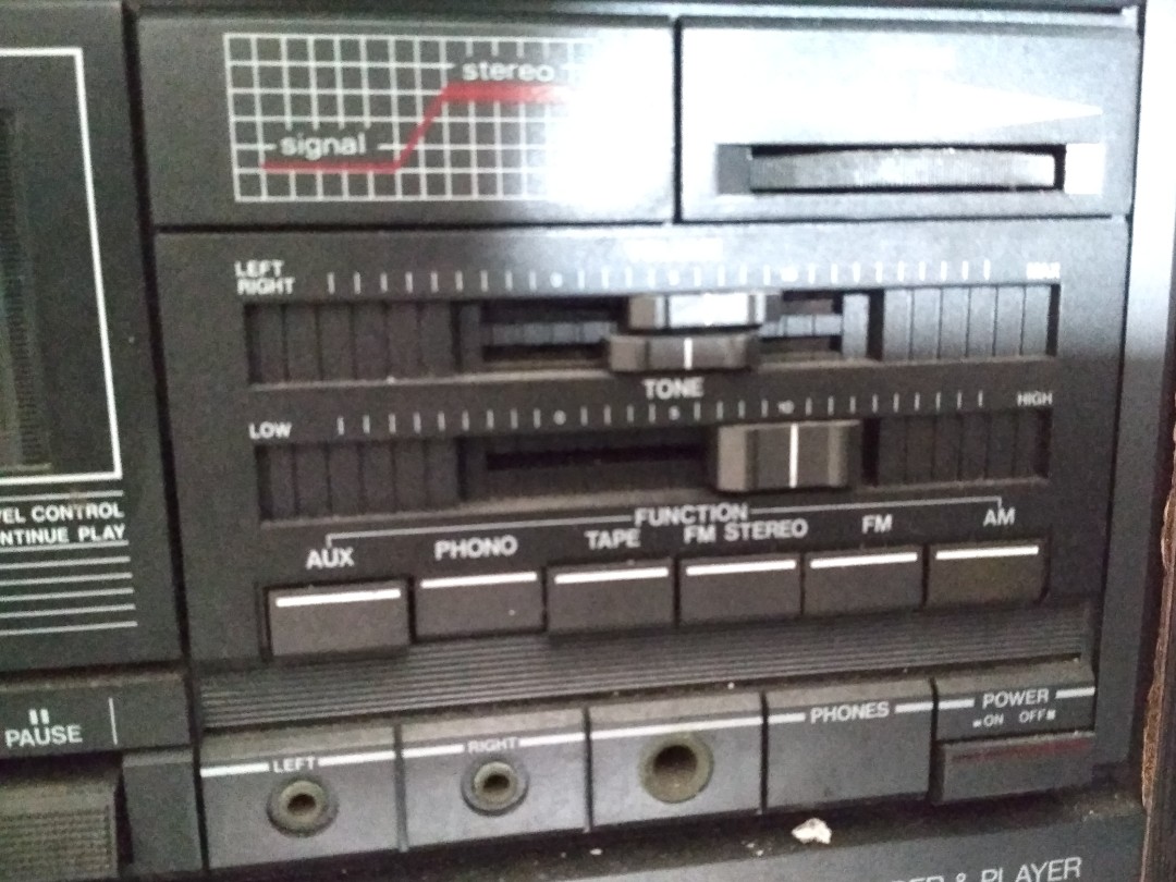Old school cassette player, Audio, Portable Music Players on Carousell
