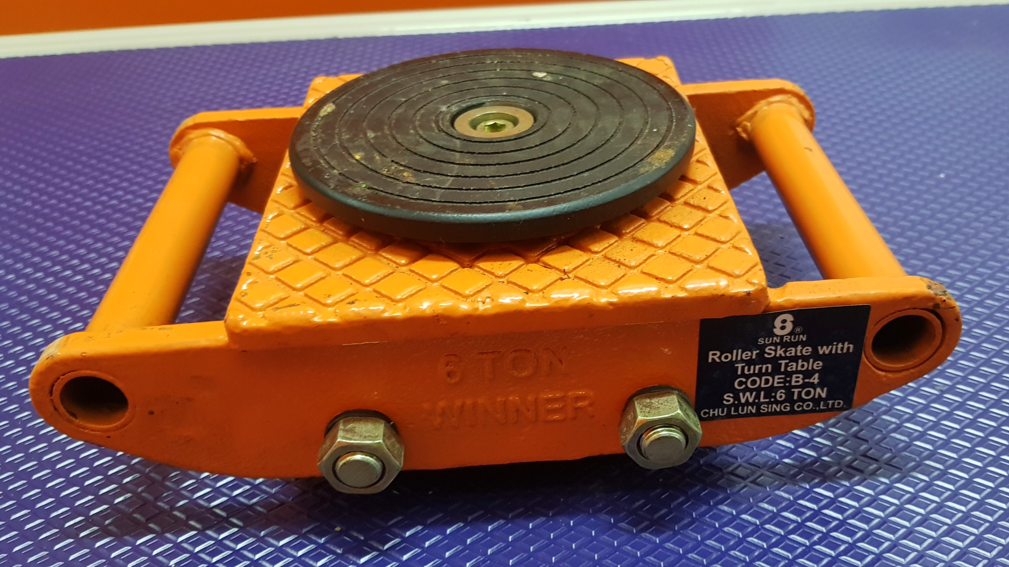 6 Ton Roller Skate with turntable, Everything Else on Carousell
