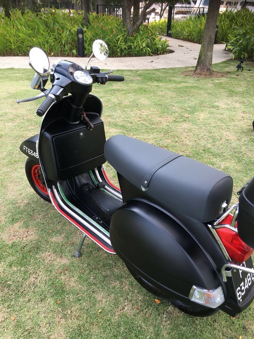 Vespa 200 CC, Motorcycles, Motorcycles for Sale, Class 2B on Carousell