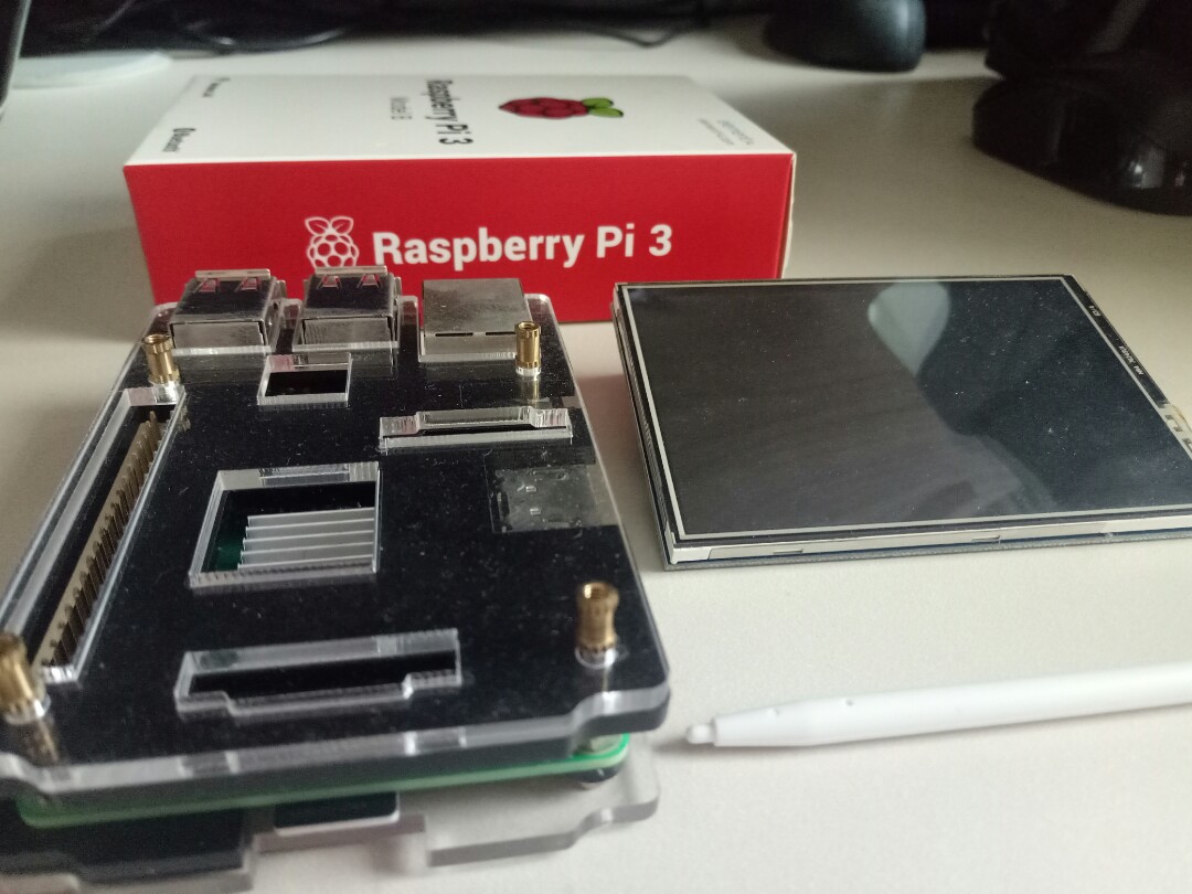 Raspberry Pi 3 Model B with 3.5 lcd, Computers & Tech, Parts ...