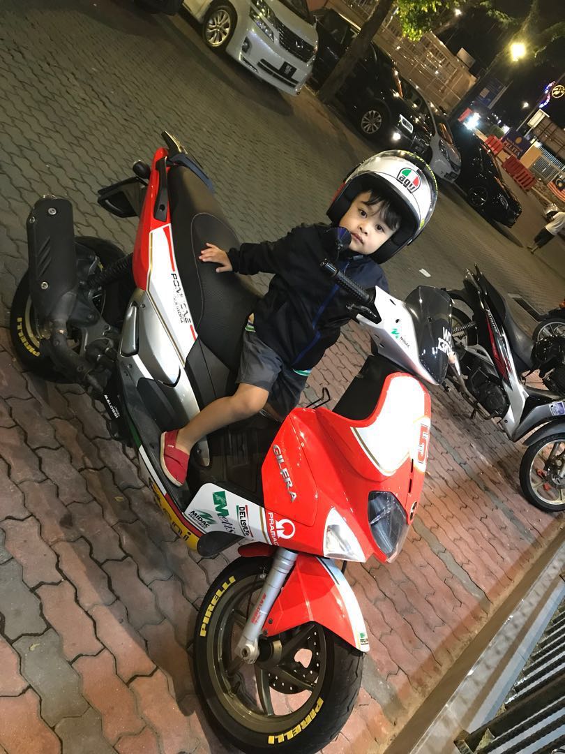 AGV Junior Open Kids Helmet, Motorbikes on Carousell