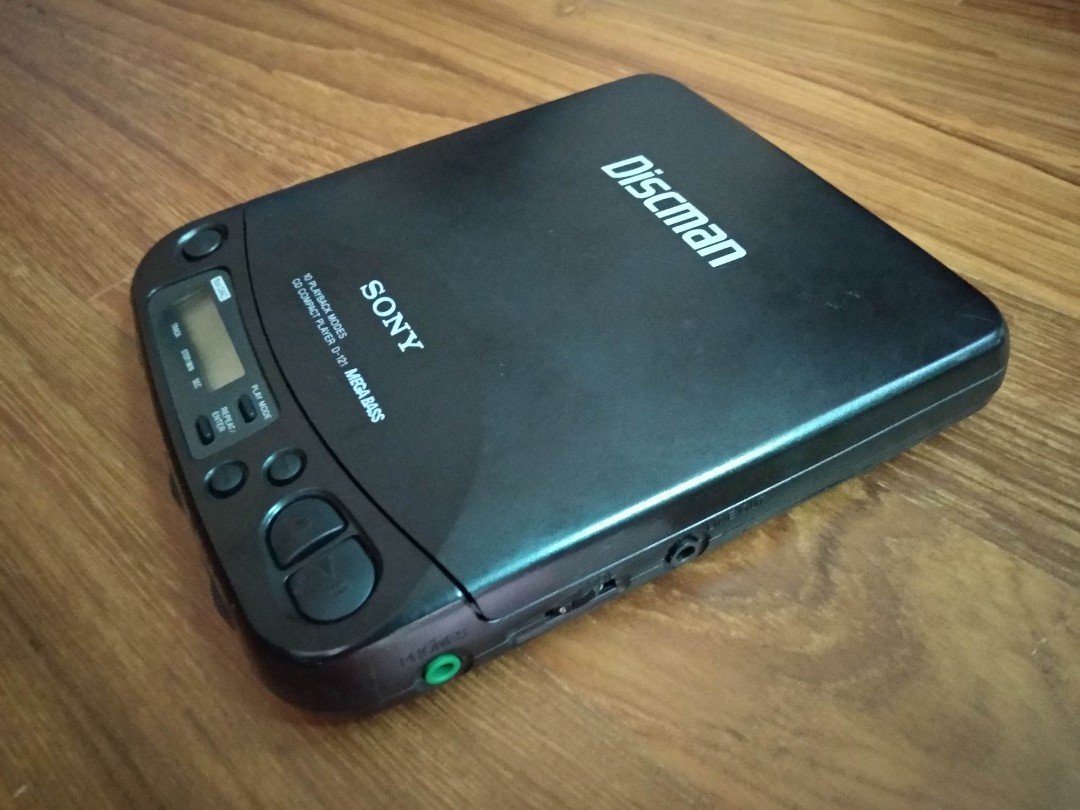 Sony Discman D-121 Portable CD Player, Audio, Portable Music Players on Carousell