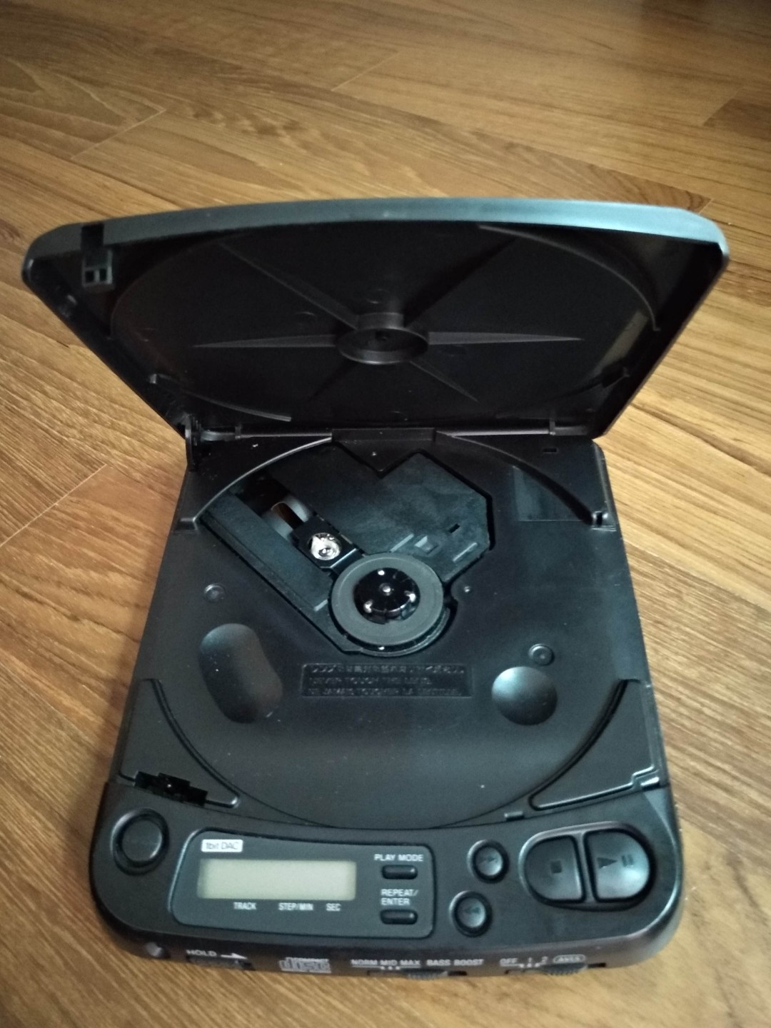 Sony Discman D-121 Portable CD Player, Audio, Portable Music Players on Carousell