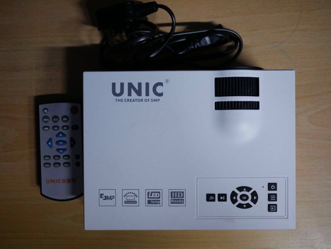 UNIC UC40 Projector, TV & Home Appliances, TV & Entertainment, Projectors on Carousell