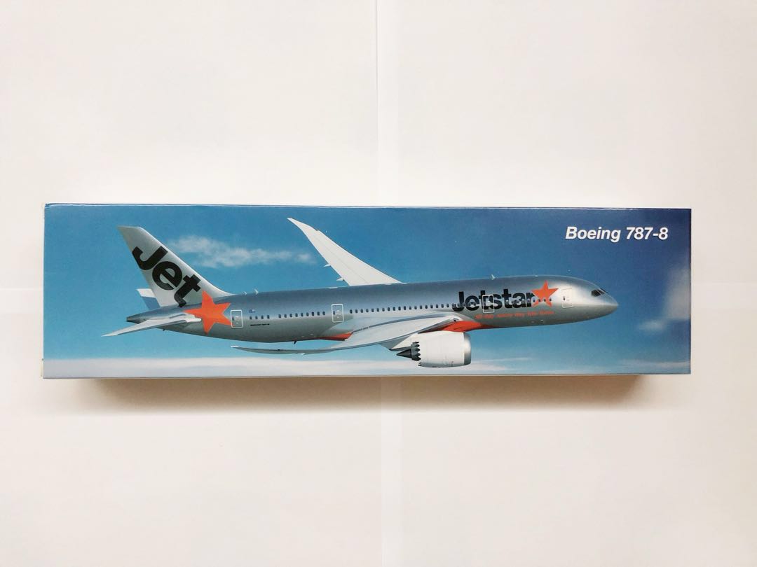 1:200 B787-8 Aircraft Model with Jetstar Livery, Toys & Games, Bricks ...
