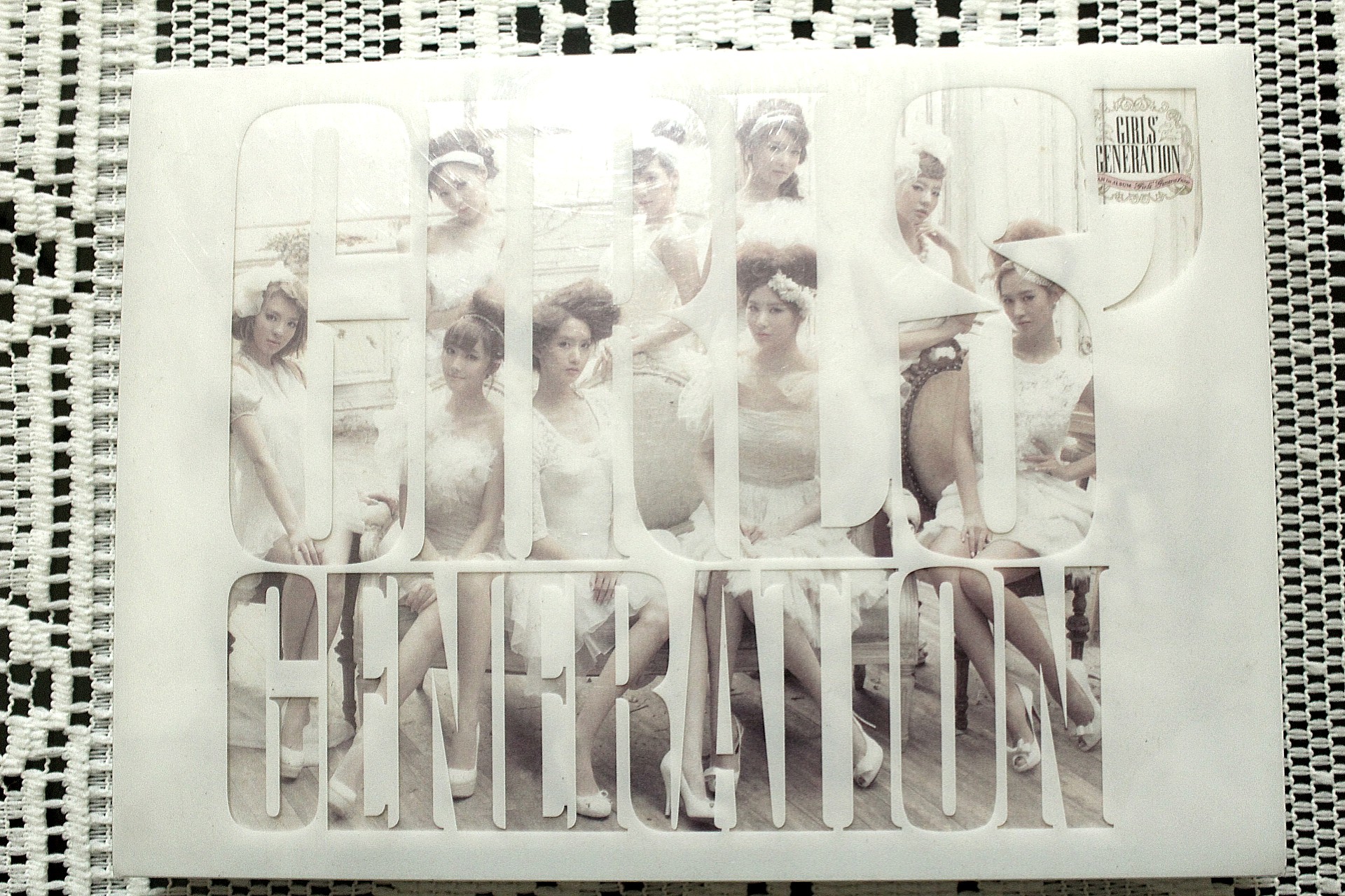 Girls' Generation Japan First Album [Limited Edition], Musik & Media, CD, DVD & Lainnya di Carousell