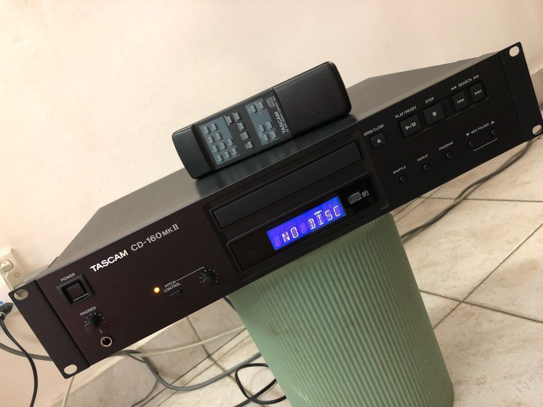 TASCAM CD-160 mk2 19 inch rackmount CD Player, Audio, Portable Music Players on Carousell