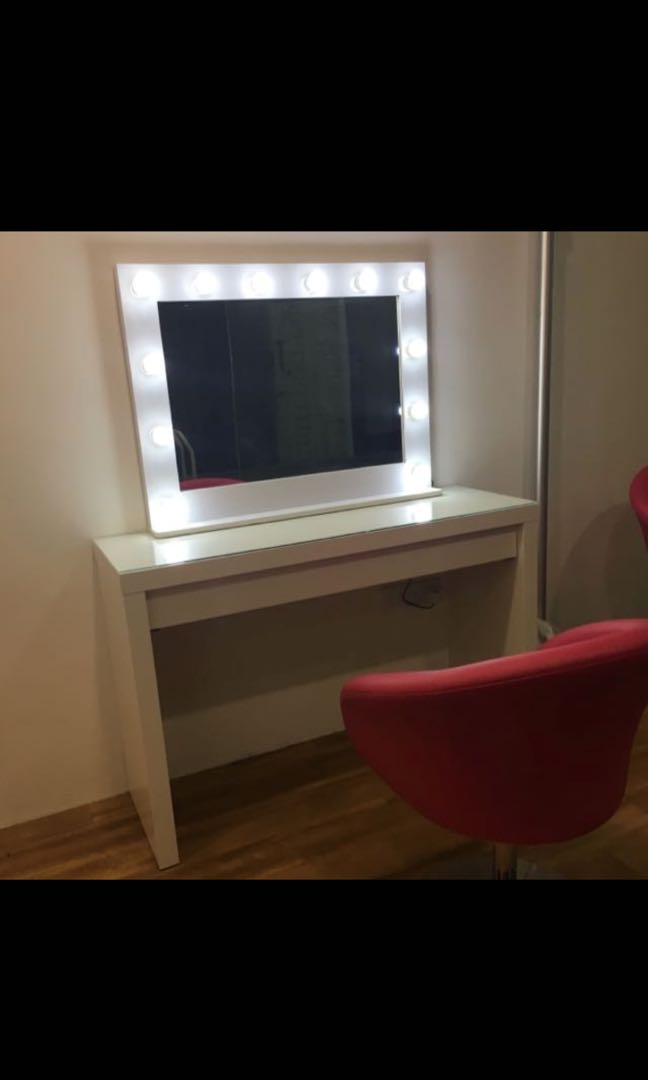 Vanity Mirror, Beauty & Personal Care, Face, Makeup Products on Carousell