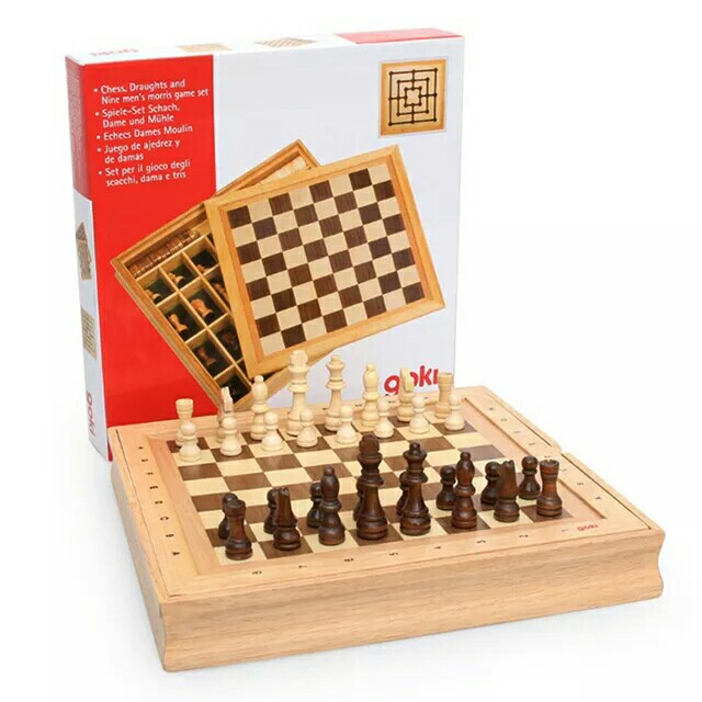 (Preorder) Goki wooden chess 32x32cm, king 7cm, extra queen, Hobbies ...