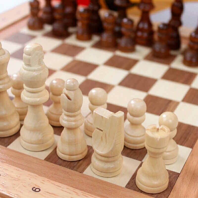 (Preorder) Goki wooden chess 32x32cm, king 7cm, extra queen, Hobbies ...