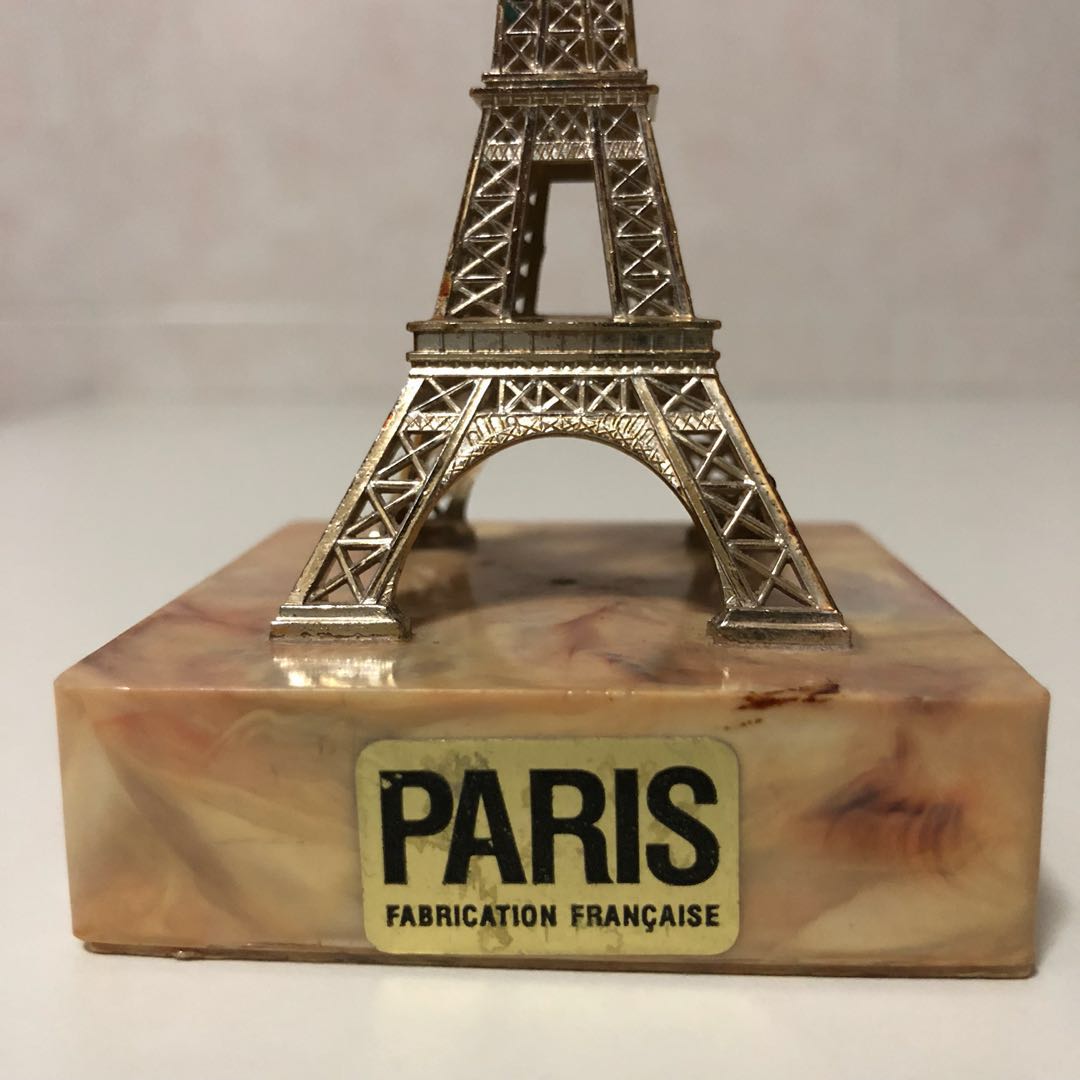 Eiffel Tower Paper Weight (Display), Hobbies & Toys, Stationery & Craft ...
