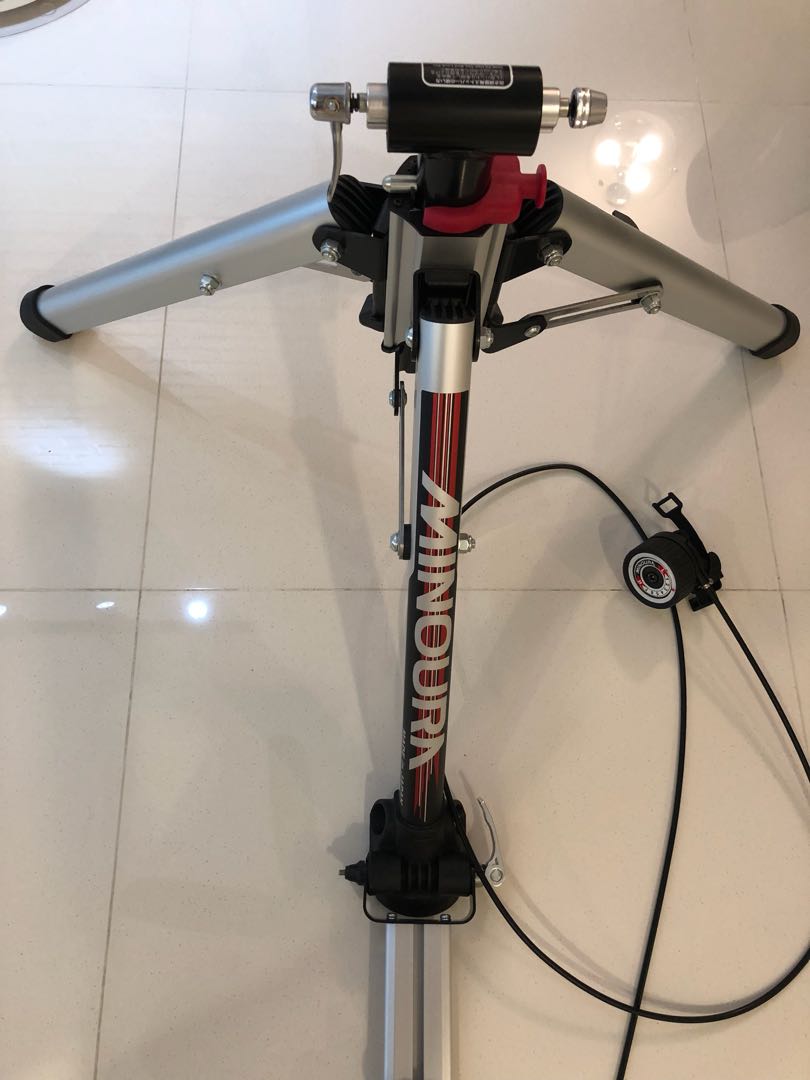 Minoura FG540 hybrid roller, Sports Equipment, Bicycles & Parts, Parts ...