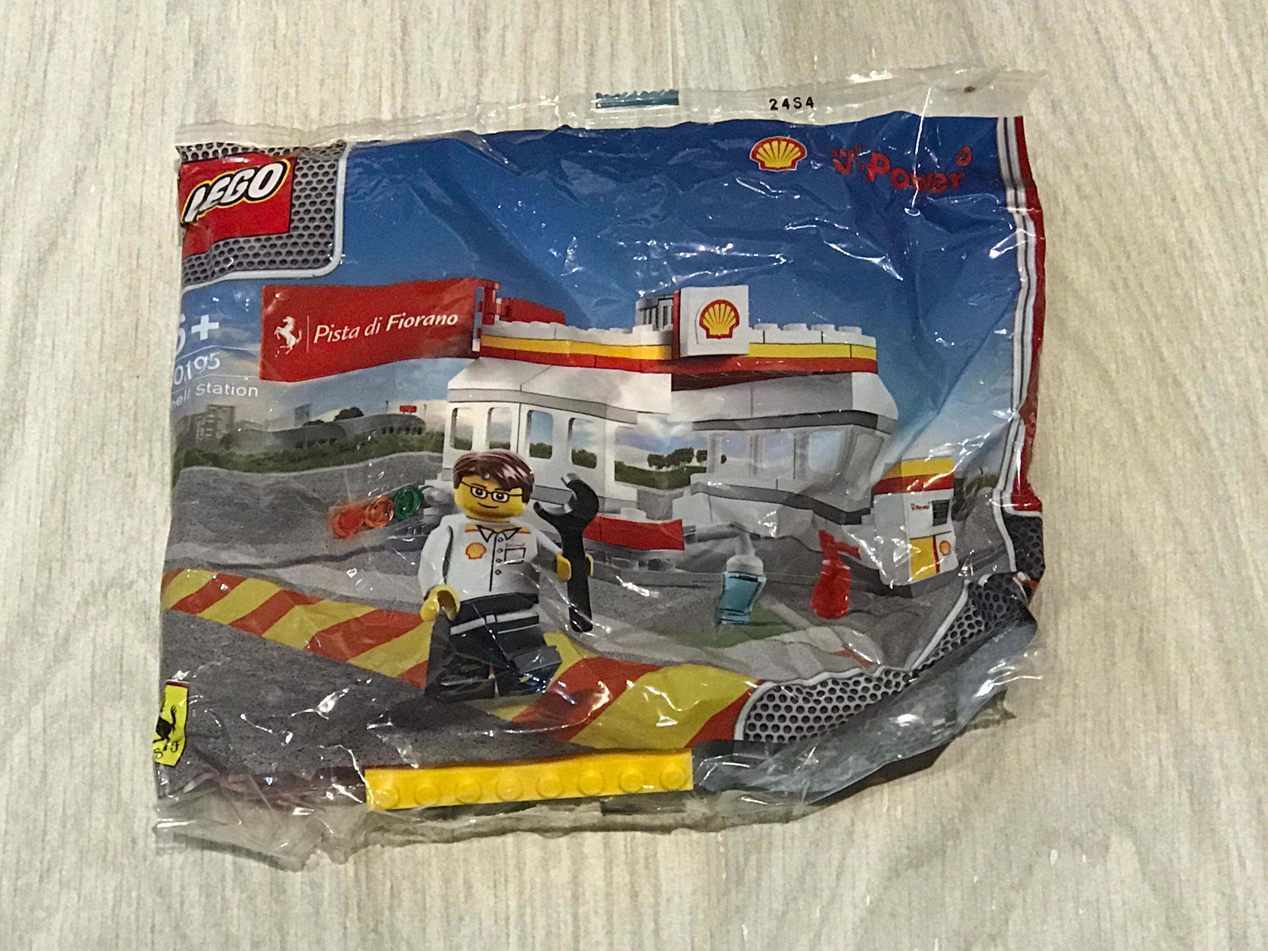 Shell Lego Petrol Station, Hobbies & Toys, Toys & Games on Carousell