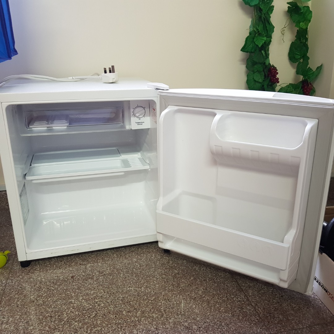 LG 43L Mini fridge, TV & Home Appliances, Kitchen Appliances ...
