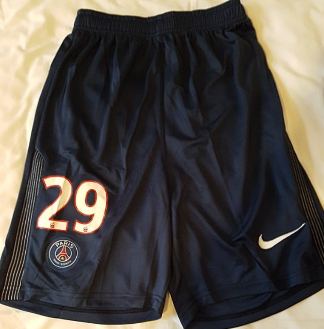 PSG FULL kit - MBAPPE nameset, Men's Fashion, Tops & Sets, Tshirts ...