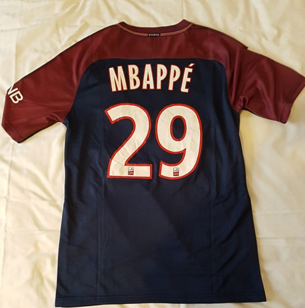 PSG FULL kit - MBAPPE nameset, Men's Fashion, Tops & Sets, Tshirts ...