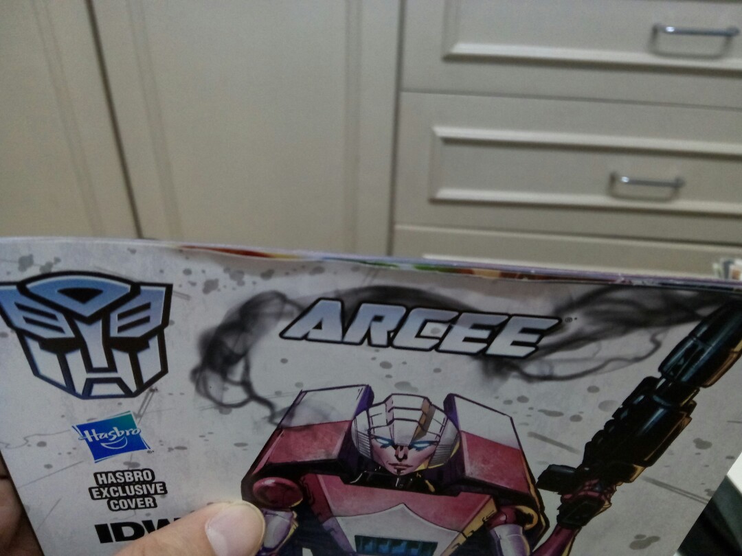 Transformers Generations Thrilling 30 Arcee Comic on Carousell