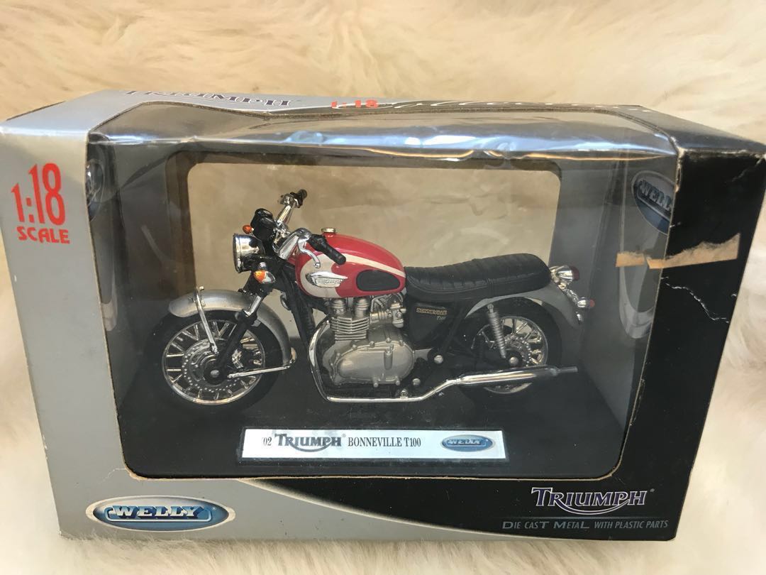 Triumph bonneville T100 toy, Hobbies & Toys, Toys & Games on Carousell