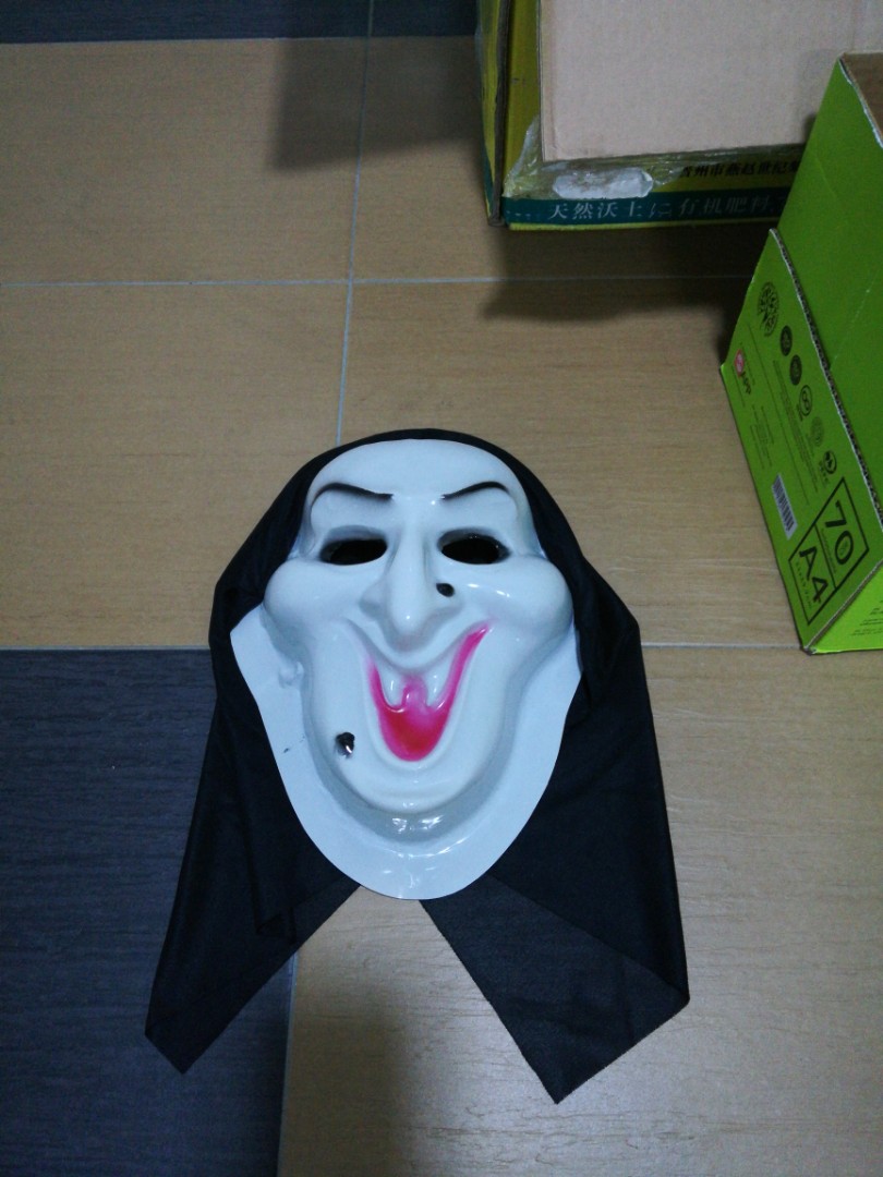DAISO the conjuring ghost mask!Prank ur friend with this!Free gifts ...