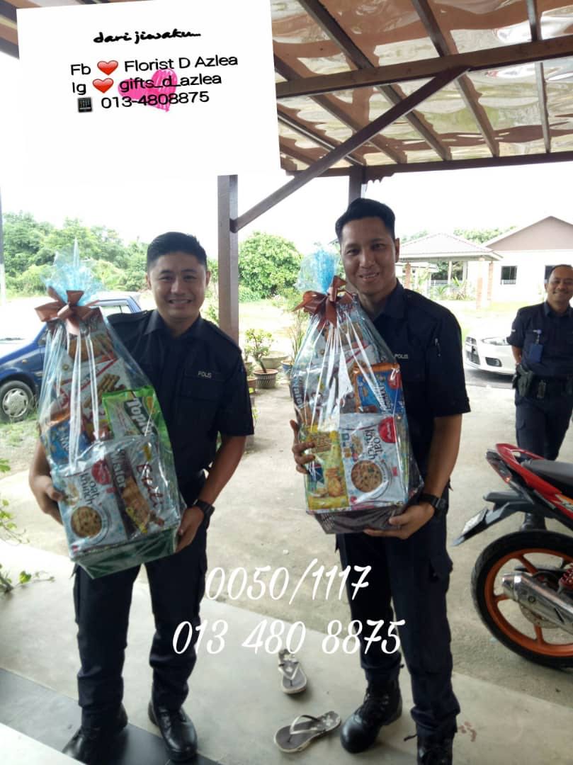 Hamper makanan dan minuman harga rm50, Food & Drinks, Gift Baskets ...