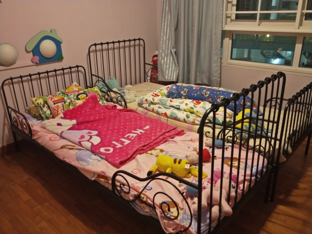 Single extendable bed, Furniture & Home Living, Furniture, Bed Frames ...