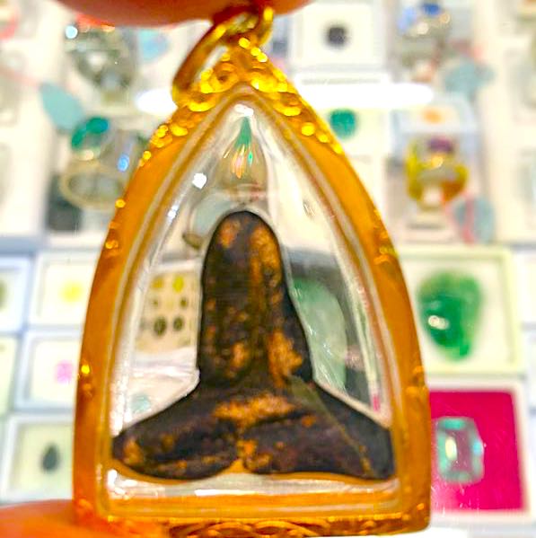 Tok Raja Pidta 2500s Set In Solid 18K Gold Casing., Hobbies & Toys ...