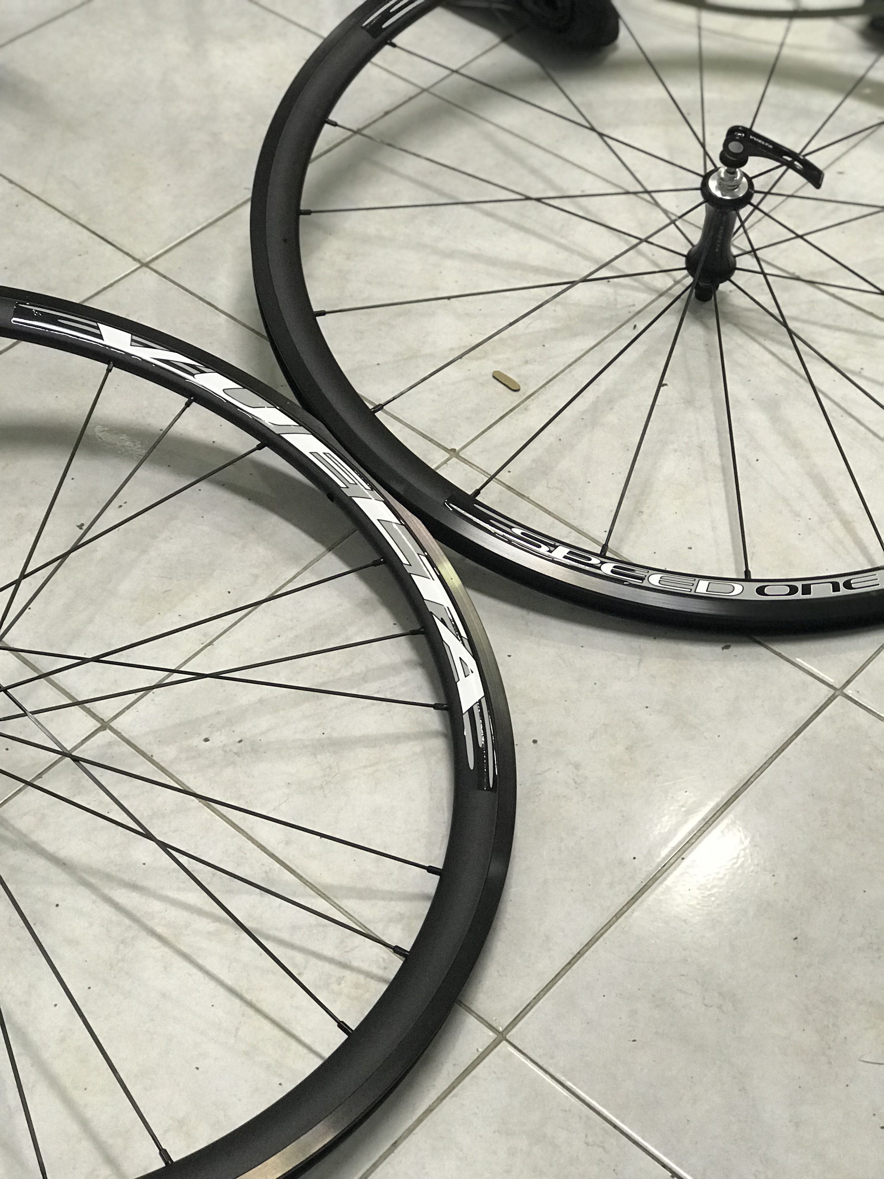 VUELTA Italy brand 700c wheelset very crispy hup sound..America hup ...