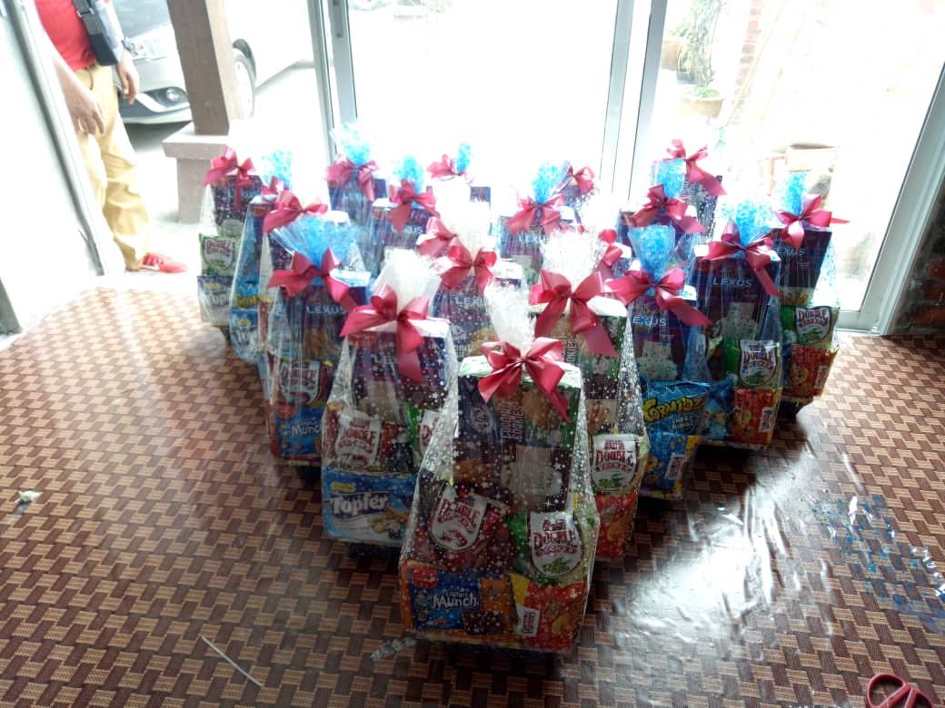 Hamper makanan dan minuman harga rm30, Food & Drinks, Gift Baskets ...
