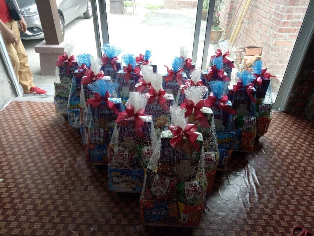 Hamper makanan dan minuman harga rm30, Food & Drinks, Gift Baskets ...