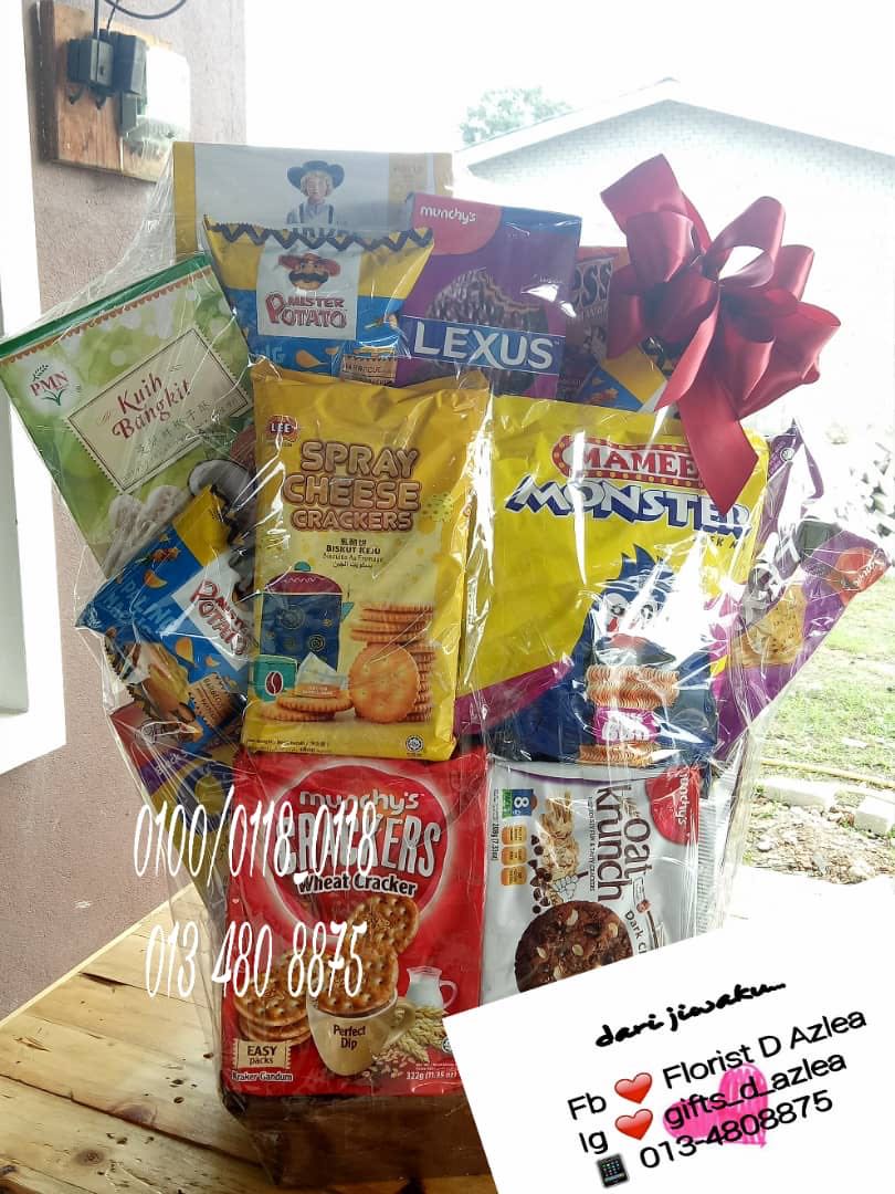 Hamper makanan dan minuman rm100, Food & Drinks, Gift Baskets & Hampers ...