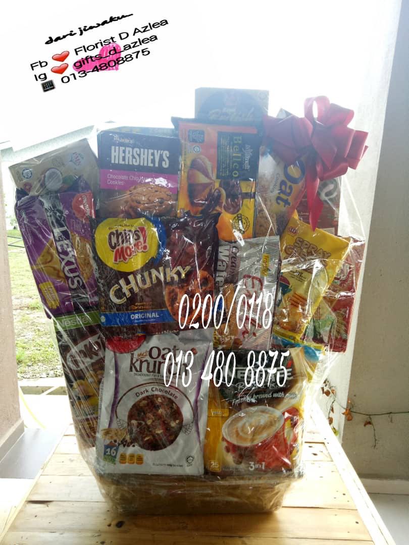Hamper makanan dan minuman rm200, Food & Drinks, Gift Baskets & Hampers ...