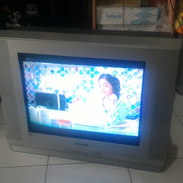 Jual TV tabung Samsung 21 inch bagus original lengkap gbr lbh bagus ...