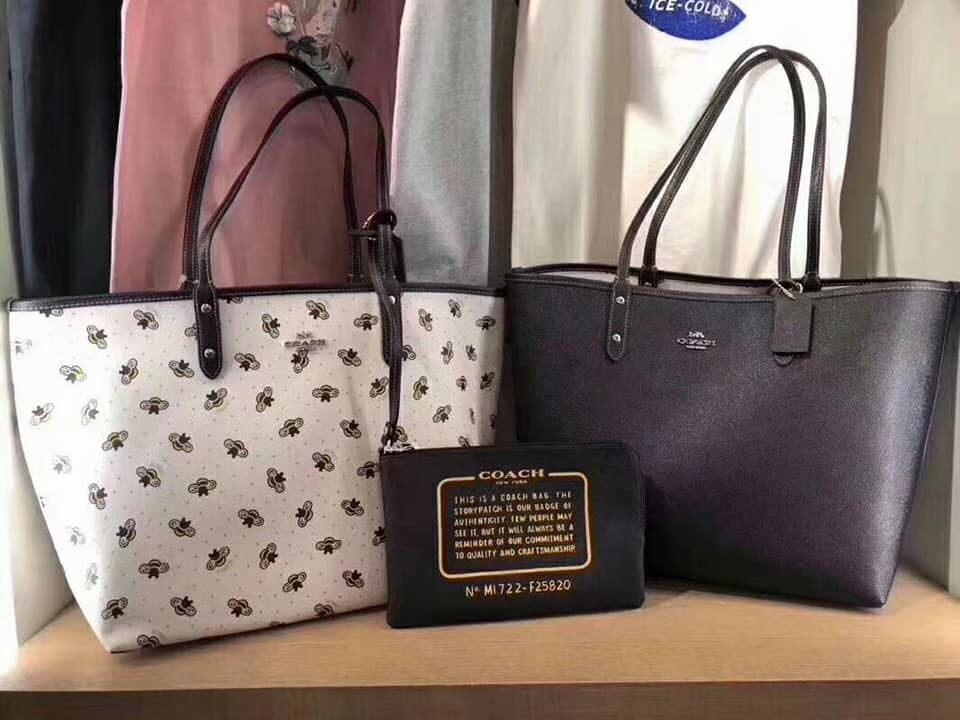 Coach Bee Design Reversible Bag, Luxury, Bags & Wallets on Carousell
