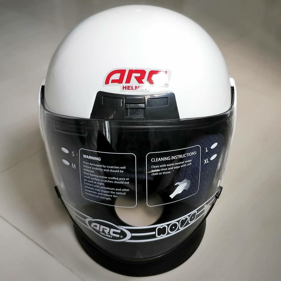 Arc Discovery Helmet, Motorcycles, Motorcycle Apparel on Carousell