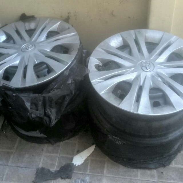Toyota Innova Steel Rims and Hub Caps, Car Parts & Accessories on Carousell