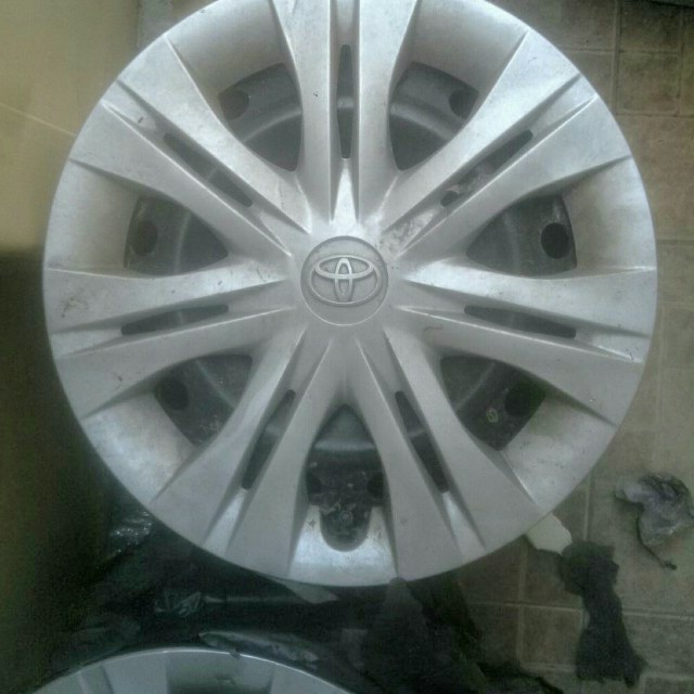 Toyota Innova Steel Rims and Hub Caps, Car Parts & Accessories on Carousell