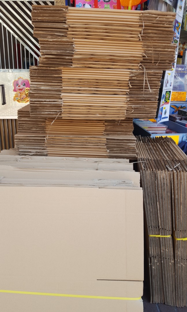 太子店 carton boxes 搬屋紙箱 雙坑現貨價錢, 傢俬＆家居, 其他, 收納箱及袋 - Carousell