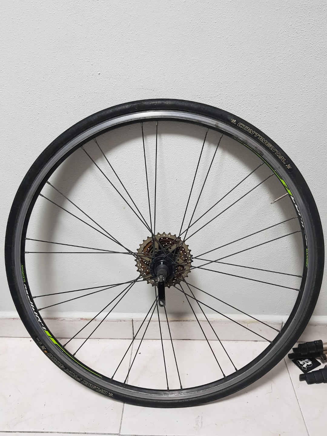 Continental Tyre/Rear Wheel (Comp20 Alexrims), Sports Equipment ...