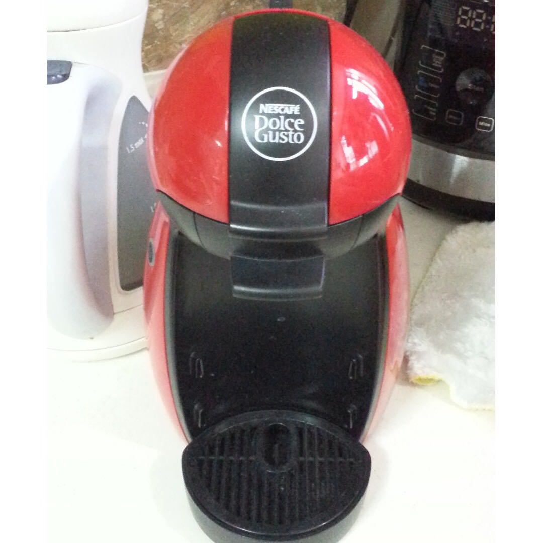 Dolce Gusto Nescafe red coffee machine, Home Appliances, Kitchenware on ...