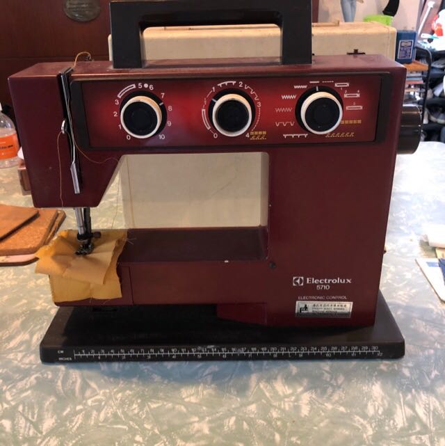 Electrolux sewing machine, Hobbies & Toys, Stationery & Craft, Craft ...