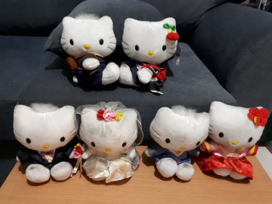 Pre-loved Hello Kitty and Dear Daniel stuffed toys, Hobbies & Toys ...