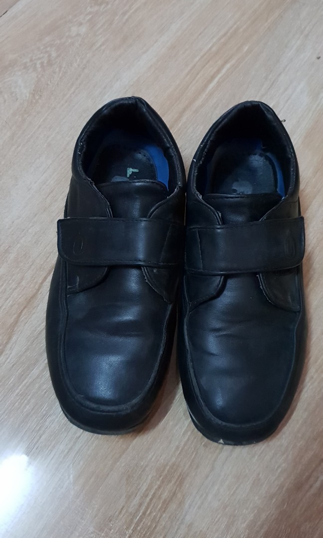 Preloved School Shoes size 2 for grade 2 to 3, Babies & Kids, Babies ...