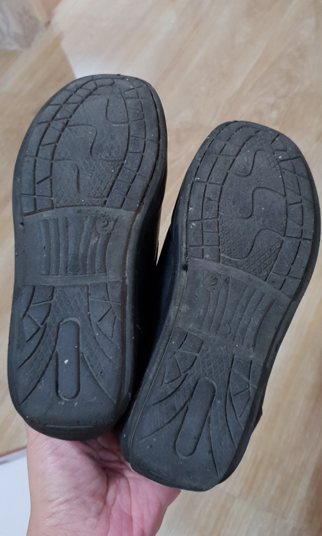 Preloved School Shoes size 2 for grade 2 to 3, Babies & Kids, Babies ...