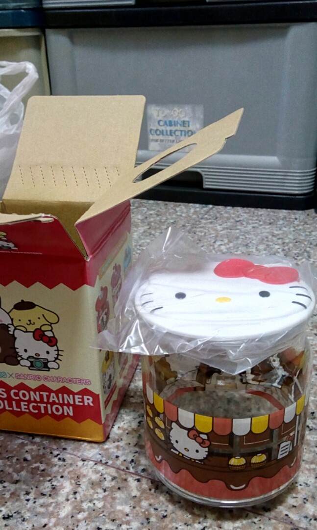 Hello Kitty 7-11 Glass Container, Everything Else on Carousell