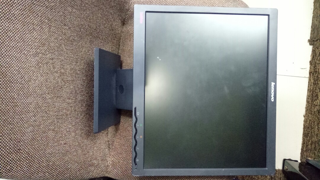 Lenovo thinkvision 17inch monitor square screen good condition ...