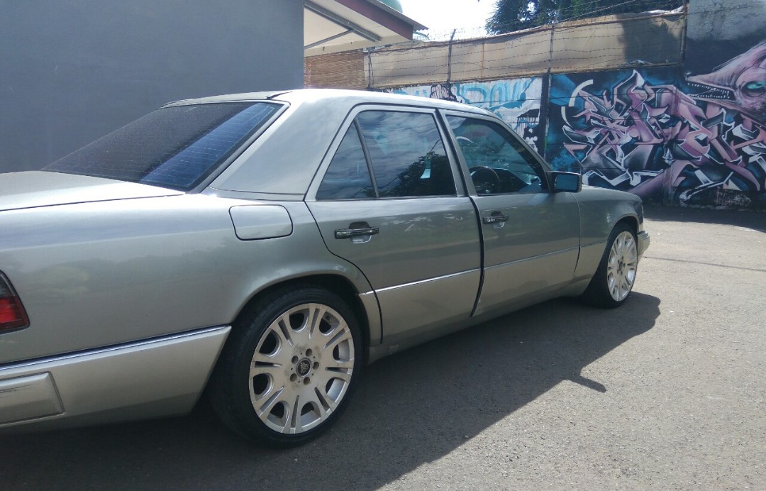 Mercy Boxer 200e W124, Mobil & Motor, Mobil untuk Dijual di Carousell