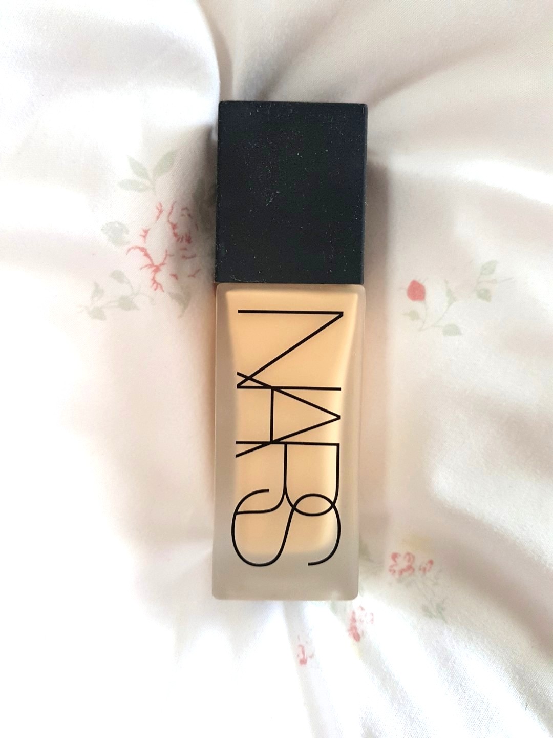 Nars Luminous Weightless Foundation in Light 6 (Ceylan), Beauty ...
