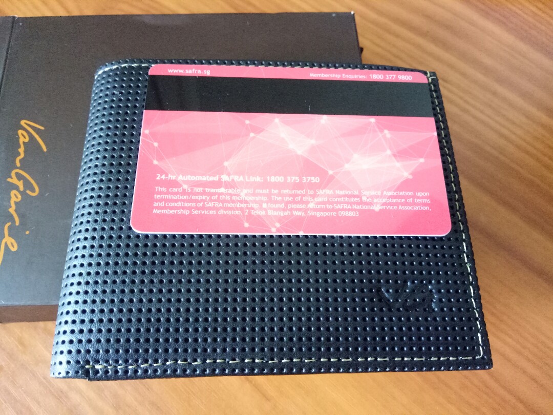 Van Garie Leather Billfold Wallet (Black), Men's Fashion, Watches ...