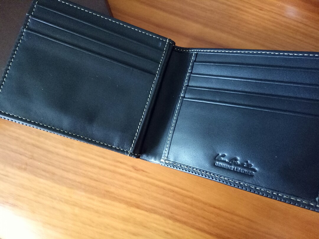 Van Garie Leather Billfold Wallet (Black), Men's Fashion, Watches ...