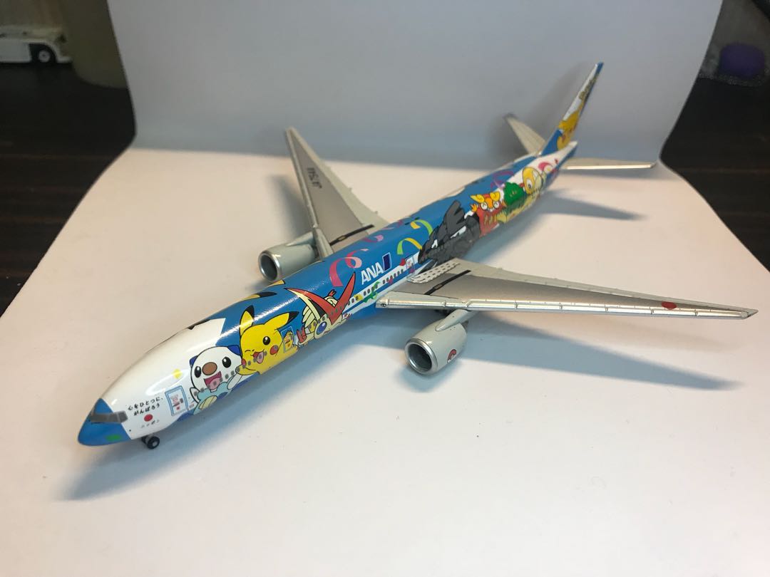 ANA 777-300 pokemon 1/400, 興趣及遊戲, 收藏品及紀念品, 明星周邊 - Carousell